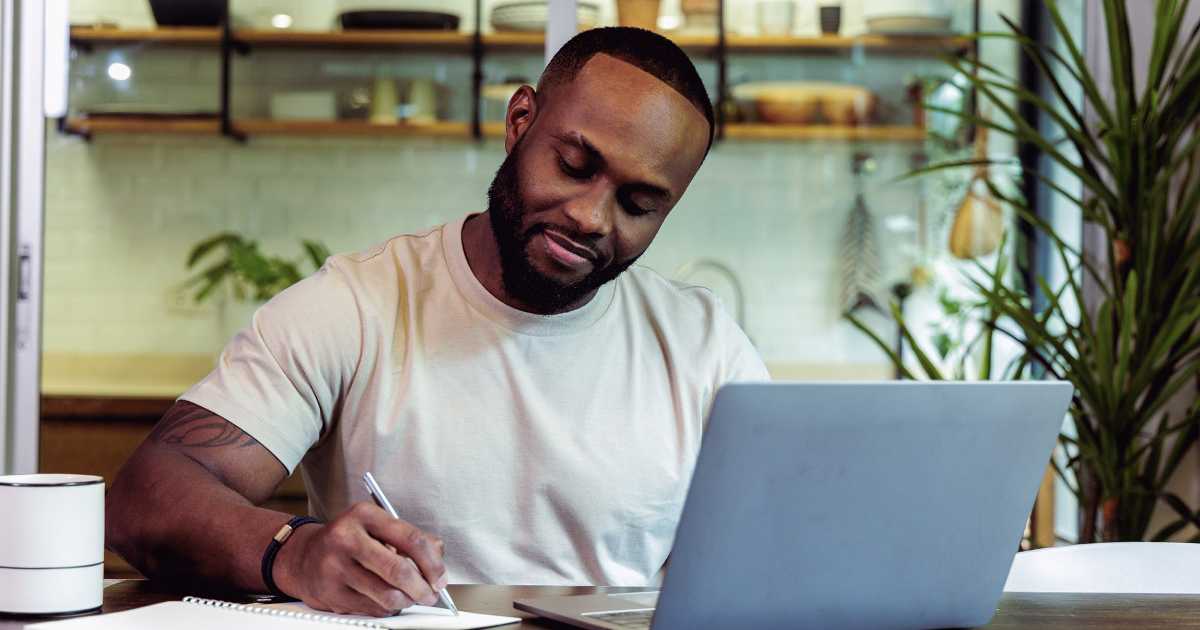 What information does the Dutch Business Register contain? | KVK